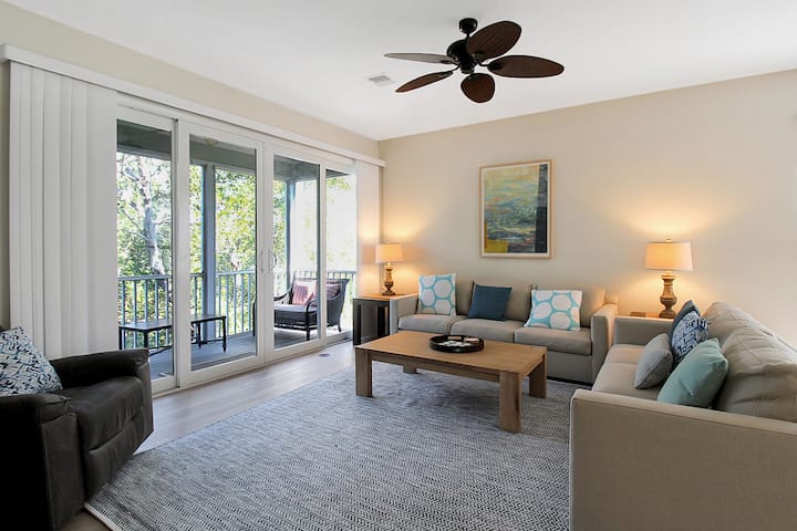 Stylish Longboat Key Townhome Minutes To Beach - Longboat Key, FL