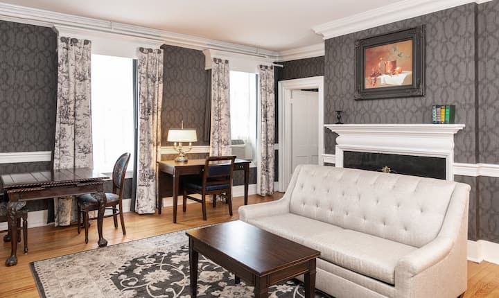 Pet-friendly Accommodation! Enjoy Historic Views! - Annapolis, MD