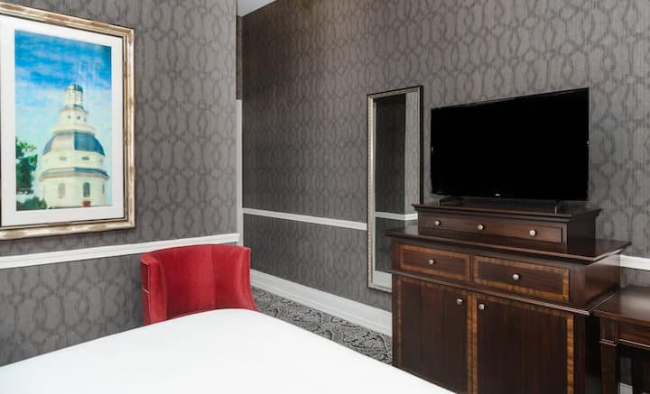 Surrounded With History! Pets Allowed! - Annapolis, MD