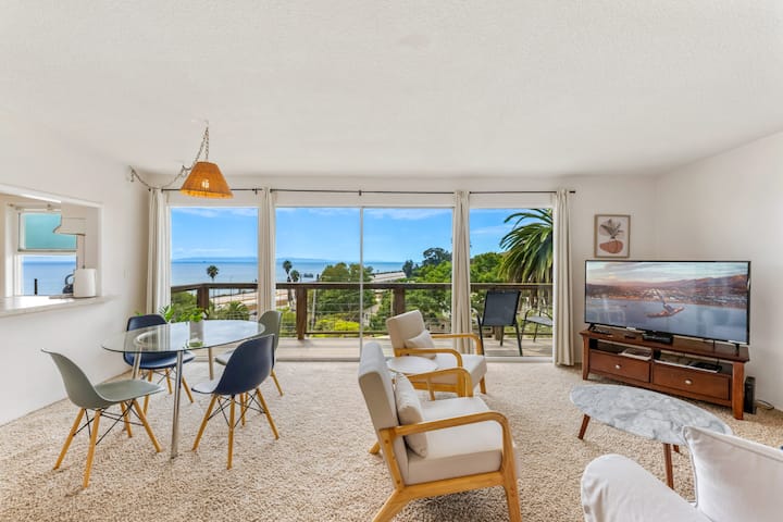 Lillie's Oceanview Duo! Oceanviews, Pet Friendly - Summerland