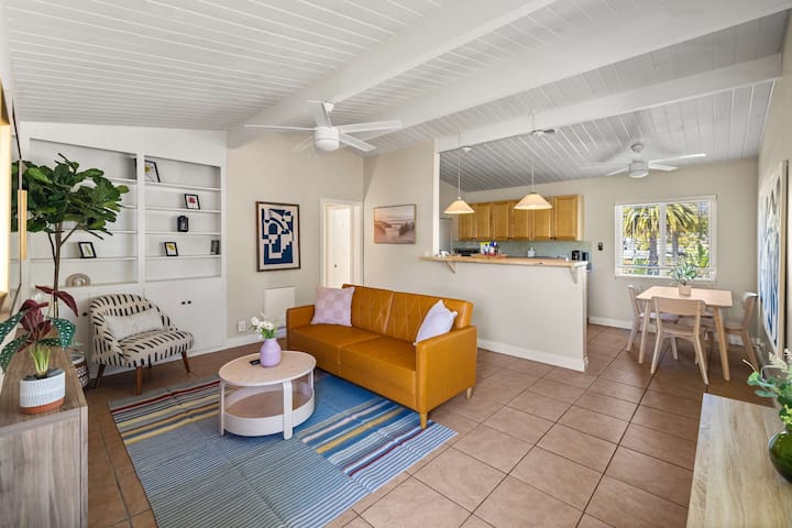 2 Bedroom Close To Downtown And Beach! - Santa Barbara, CA