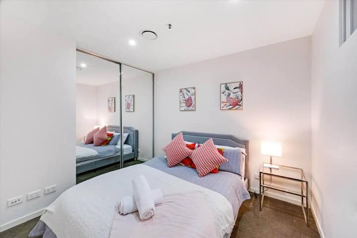 Apt In Heart Of Melbourne ~Pool~gym~sauna~wifi~ - Melbourne