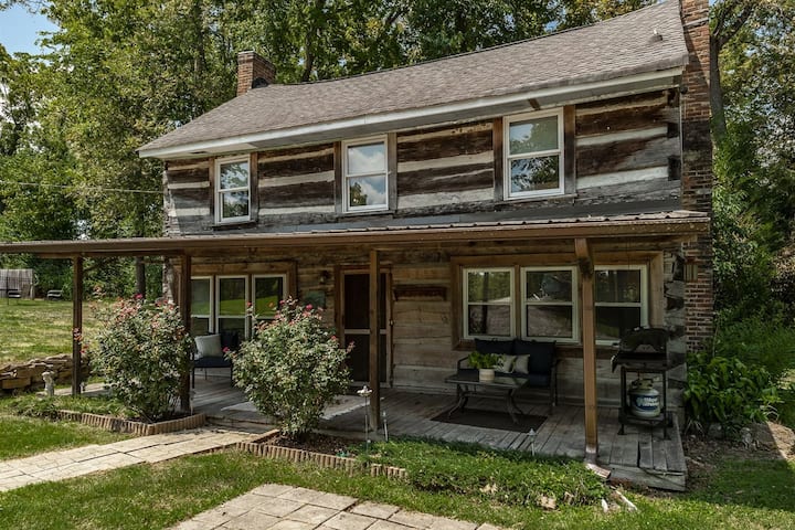 Rustic Cabin | 30 Miles From Nashville - Gallatin, TN