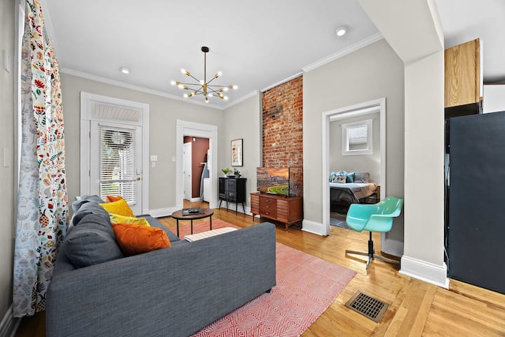 Cozy 1br Near Downtown | King Bed + Full Kitchen! - Louisville, KY