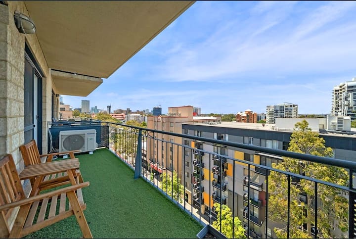 64 Sweeping Views Eastperth 2br Pool+pkg - Belmont