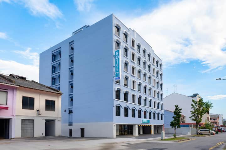 Standard Twin Room Located On The Fringe Of Town - Singapore