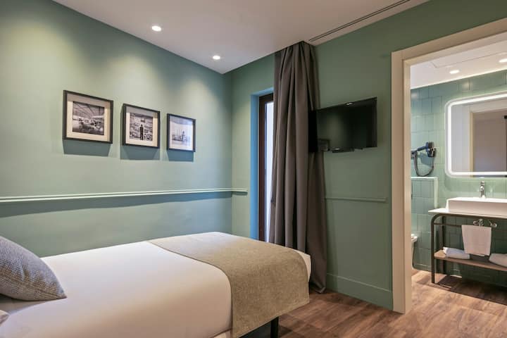 Hotel Via Augusta Single Room Bed Of 105 Cm. - Barcelona