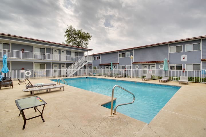 Near Beach & Casinos: Biloxi Condo W/ Pool Access - Biloxi, MS