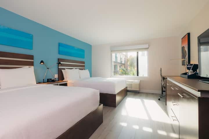 Spacious 2 Queen Suites | Near Pool & Bar - Long Beach, CA