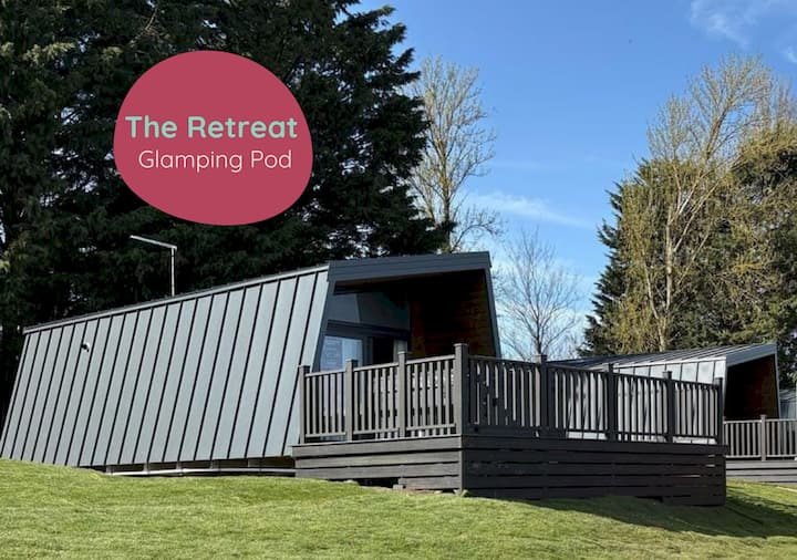 Azure Horizons - Retreat Hot Tub Glamping Pod 02 - Northampton