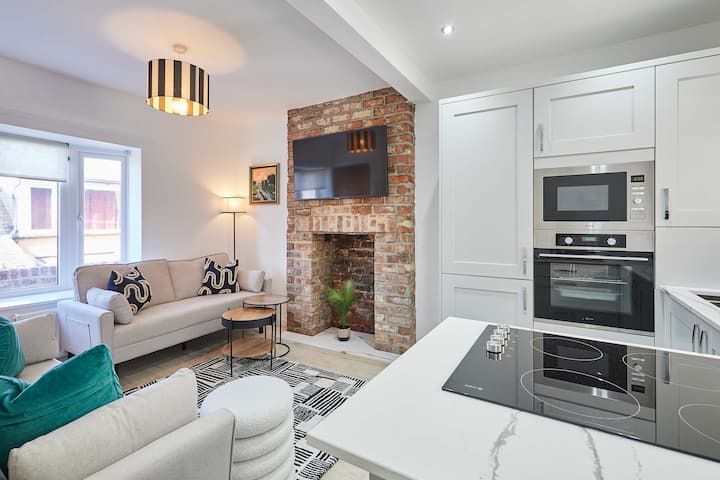 Host & Stay | Harbour View Cottage - Whitby, UK