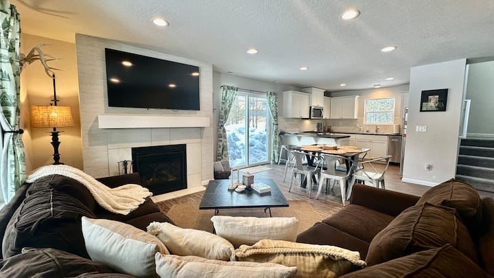 *New In Donnelly, Dog Friendly, A/c, Fire Pit - Tamarack Ski Resort, ID