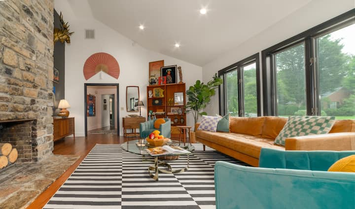 Art-forward Downtown Lexington Home - Lexington, VA