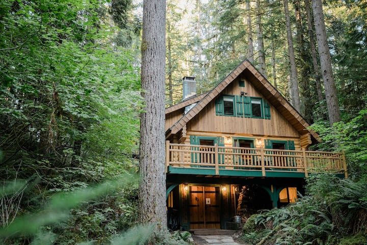 87sl - Starlink - Sauna - Pets Ok - Sleeps 8 - Glacier, WA