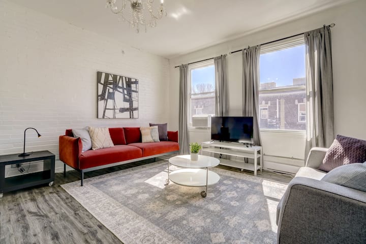 Stylish Le Plateau Apartment Near Parks And Cafés - Montreal