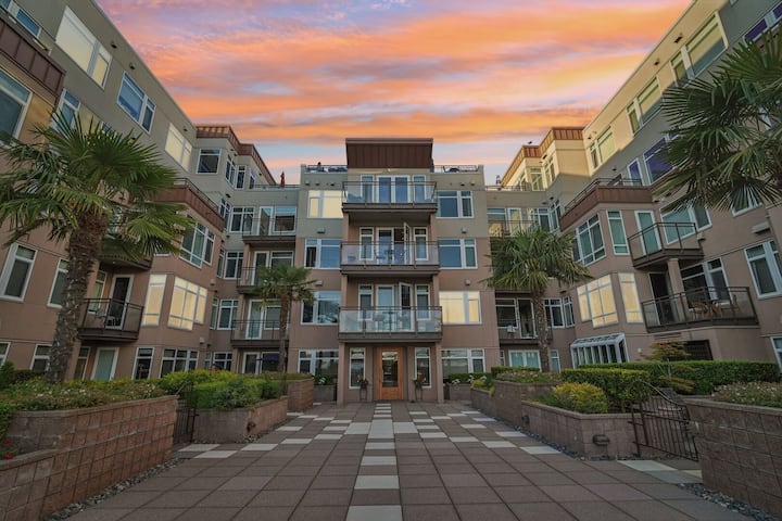 New Downtown 2 Beds, 2 Baths Waterfront Alaska 127 - Seattle, WA