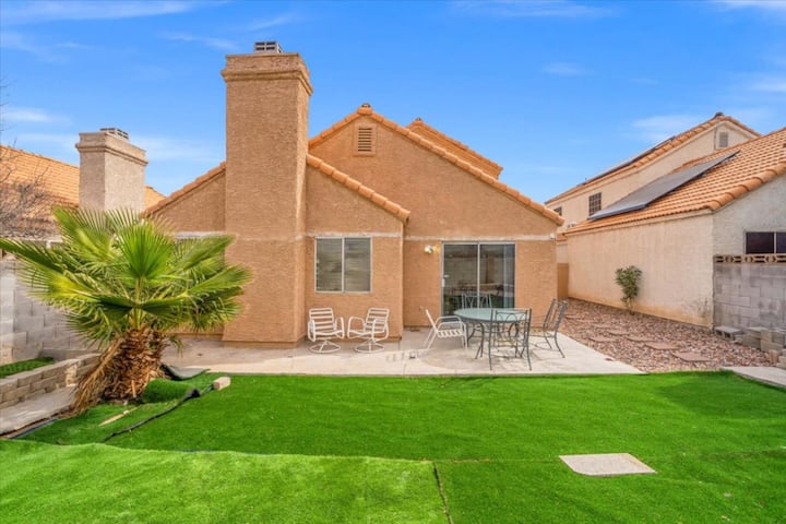 Roulette Retreat | Central | 8 Mi To Strip - Las Vegas, NV