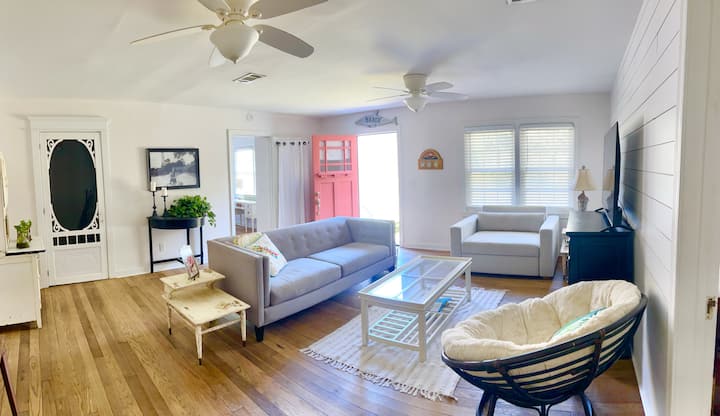 Adorable Island Cottage, 3 Bedroom, Fenced Yard. - St. Simons Island, GA