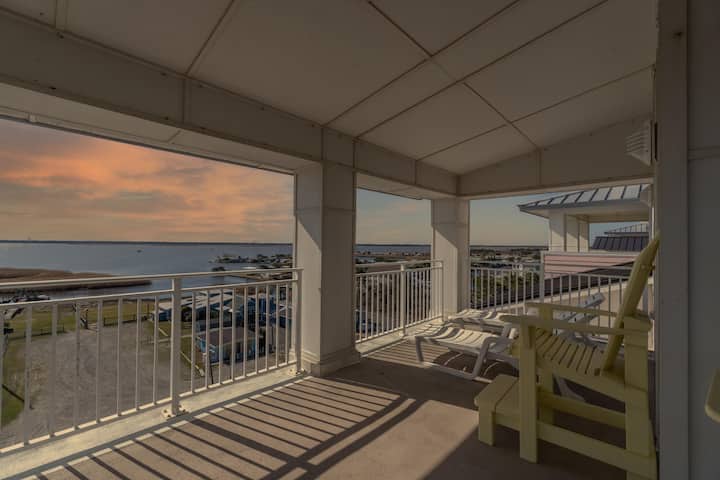 2 Story Luxurious Penthouse With Views Of The Ocea - Virginia Beach, VA