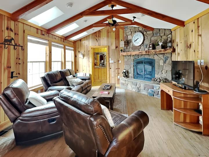 Jackalope | Great Views, Hot Tub, Near Grindstone - Ruidoso, NM