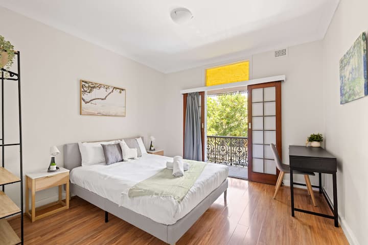 Bright Queen Room - Ideal Location - Bondi Beach