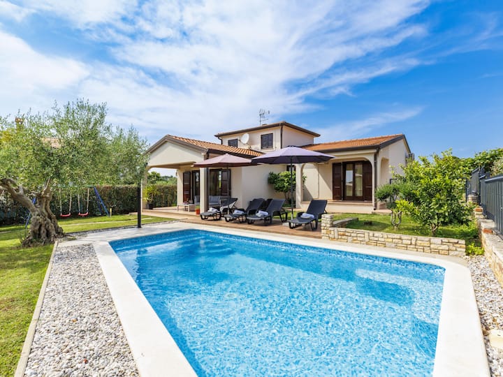 Villa Lucas By Interhome - Novigrad