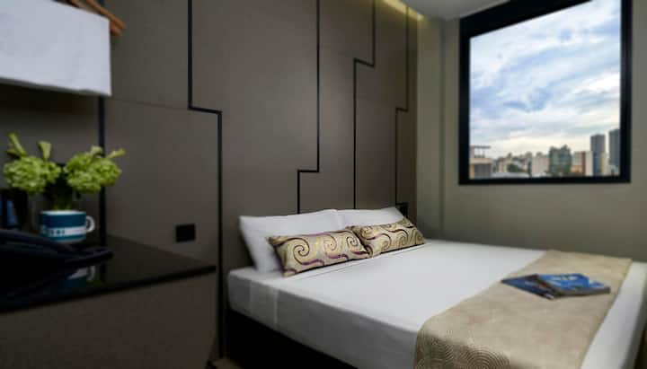 Superior Double Room Perfect For A Couples Getaway - Singapore