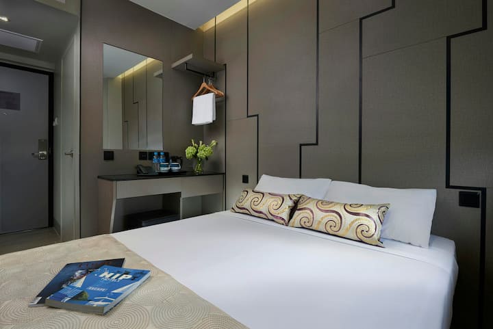 Superior Double Room Perfect For A Couples Getaway - Singapore