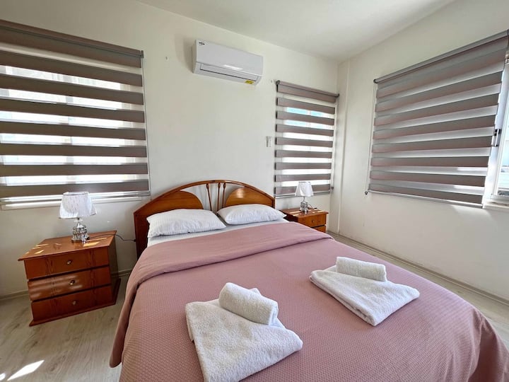 Central 2 Bed Sea View Apartment In Kyrenia - Girne