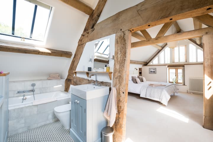 Welsh Border Escape Birchstays- Free Sunday Night* - Builth Wells