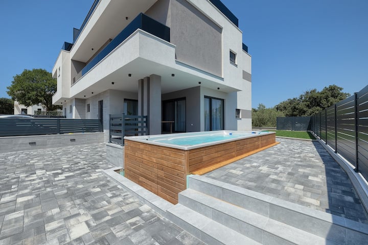 Villa Loreta With Sea View - Pula