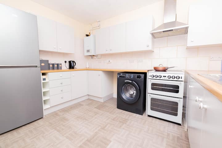 4 Guests - Free Parking - Near Attractions - Wellingborough