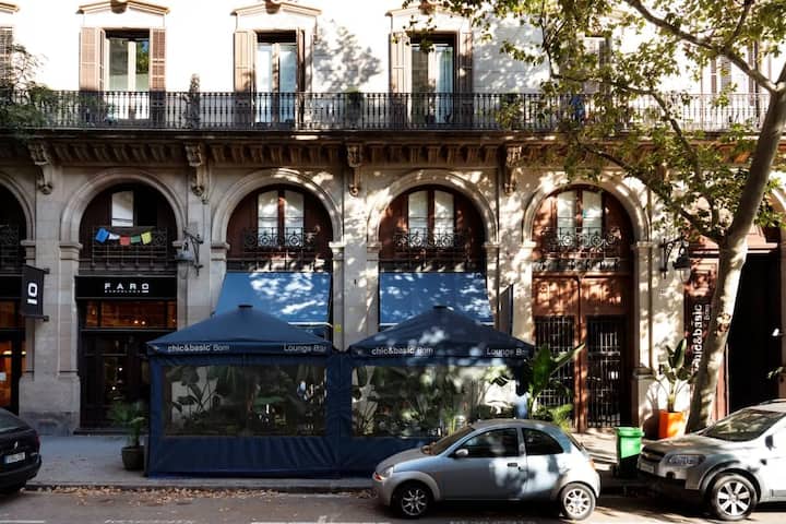 Deluxe Room With Balcony By Chic&basic Born - Barcelona