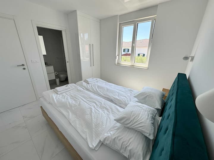 Beautiful New Palm Tree Apartment - C Iv - Vir