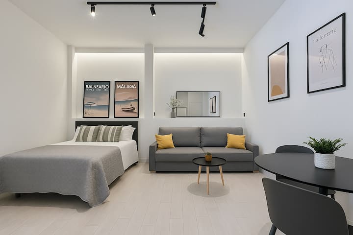 Mena - Trip - Málaga - Málaga