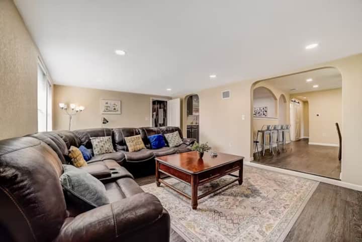 Dog-friendly Home With Fenced Yard, Grill, Sunroom - Mission del Lago - San Antonio