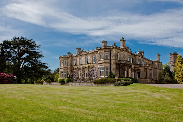 Errol Park - Stately Home & Views, Sleeps 40! - United Kingdom
