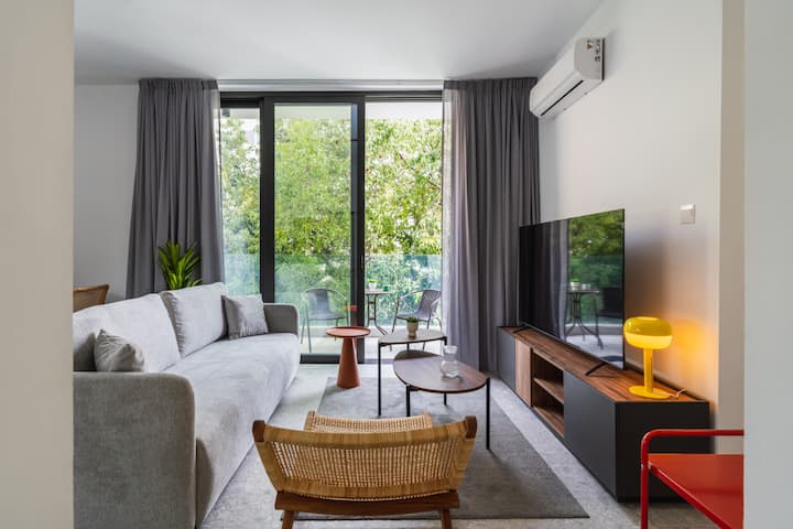 Solara 102 – Elegant 1br Apt W/ Balcony, Larnaca - Larnaka