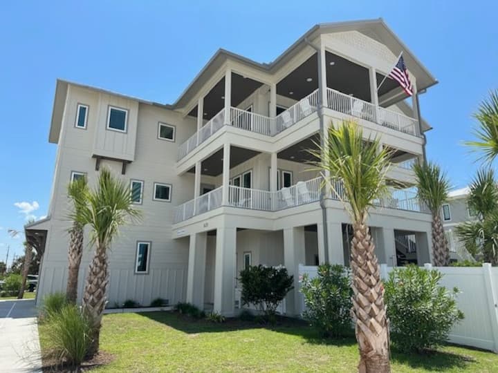 Coastal Country- 6 Br/6 Bth 2 Half, Sleeps 20 With - Navarre, FL