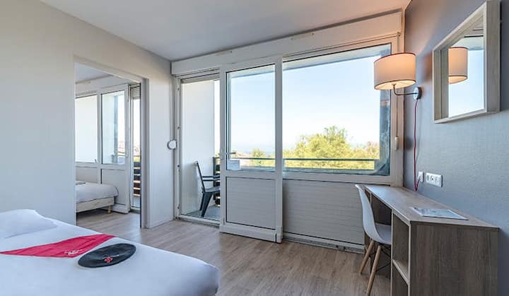 Two-bedroom With Sea View By Anglet Azureva - Bidart