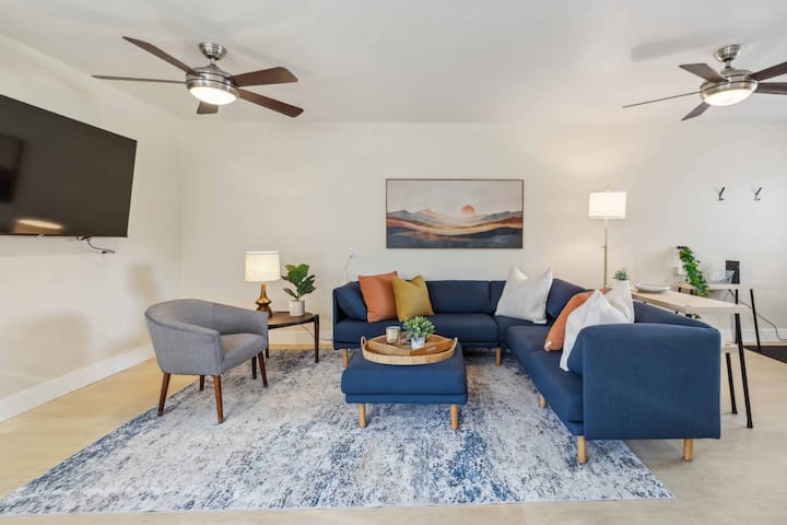 New! Euro-chic Urban Getaway | Walk To Downtown! - Adventure Ridge, Boise