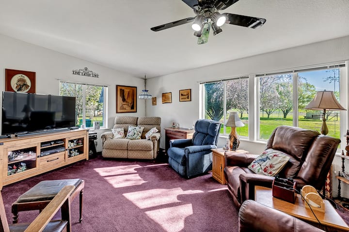 Prosser Country Home Perfect For Wine Lovers - Grandview, WA