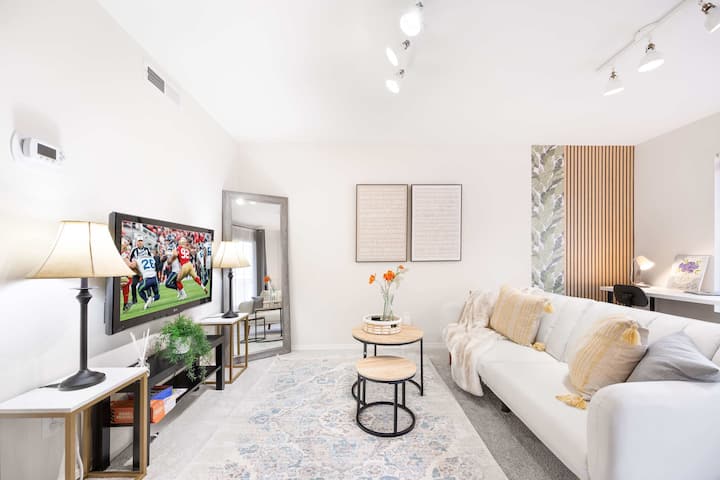 4b2.5b Th In Kirkland/woodinville. Prime Location - Redmond, WA