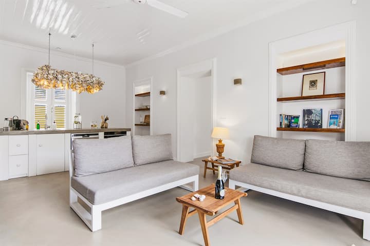 8br Estate With Pool In Historic Otrobanda - Curaçao
