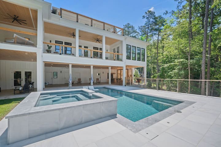 Southern Belle By Socharm | Lakefront Charm W/pool - Mooresville, NC