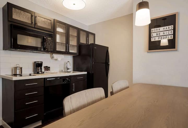 Best Choice! 1br Suite With Full Kitchen! - Irvine, CA