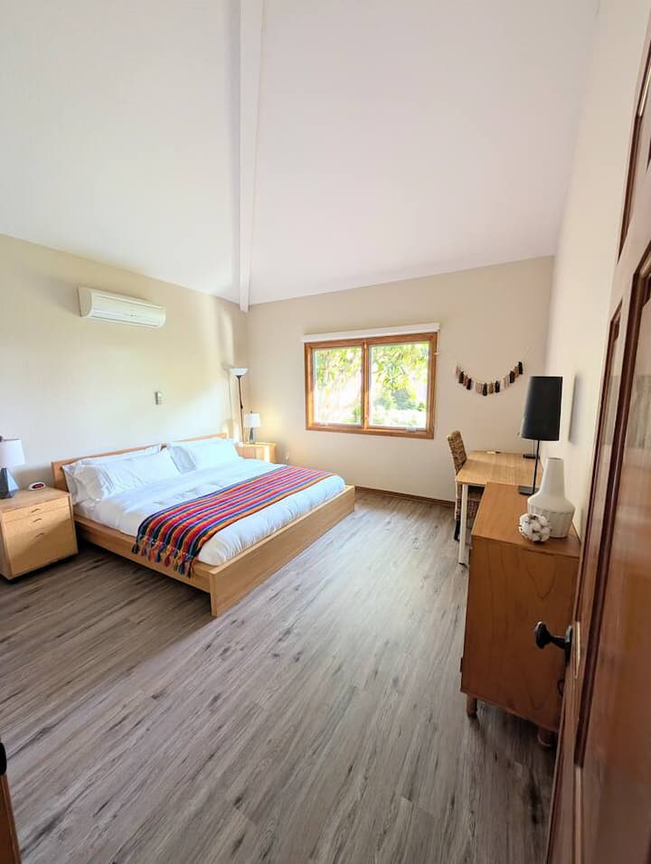 Cozy Carlsbad Home For Vacation Or Work - Carlsbad, CA