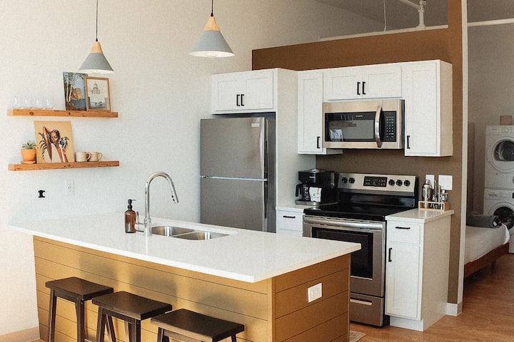 Furnished Apartment Monthly Rental W/ Gym | 204 - Duluth, MN