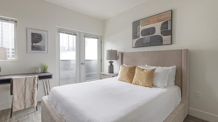 Landing | Beautiful Studio, Courtyard, Gym - Portland, OR