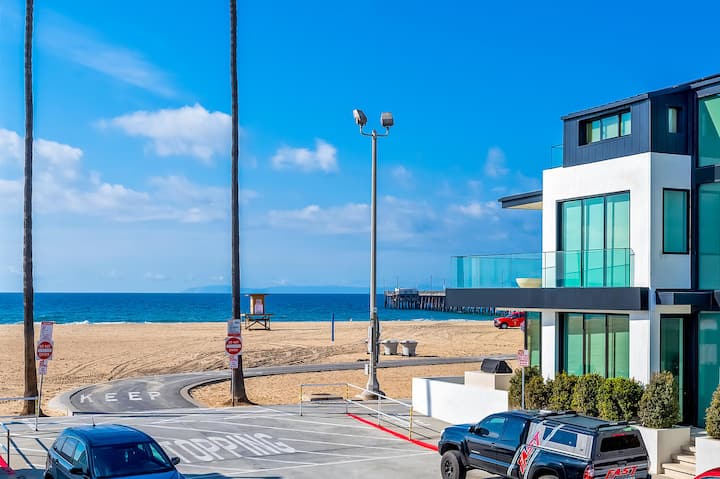 Ocean & Pier View + Steps To Sand + Ac + Parking! - Newport Beach, CA